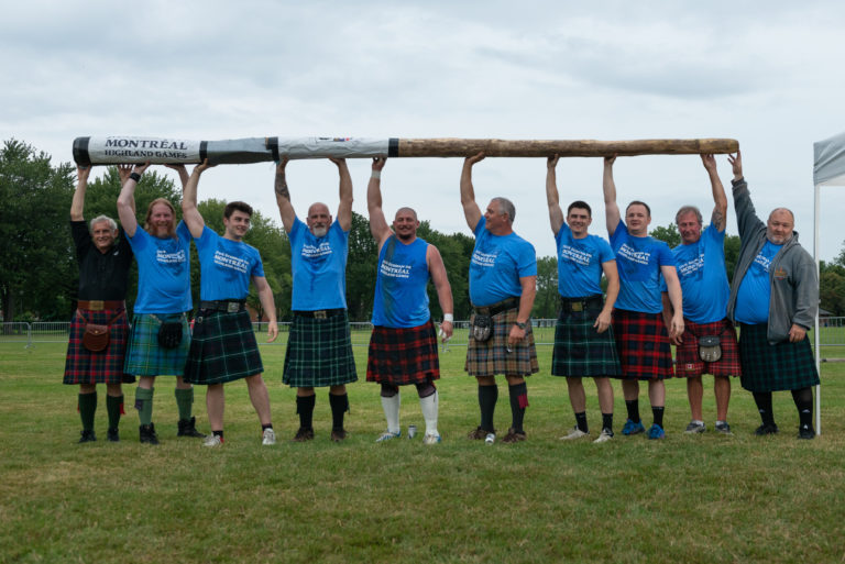 Jason Baines smashes the caber toss world record at the 45th annual ...