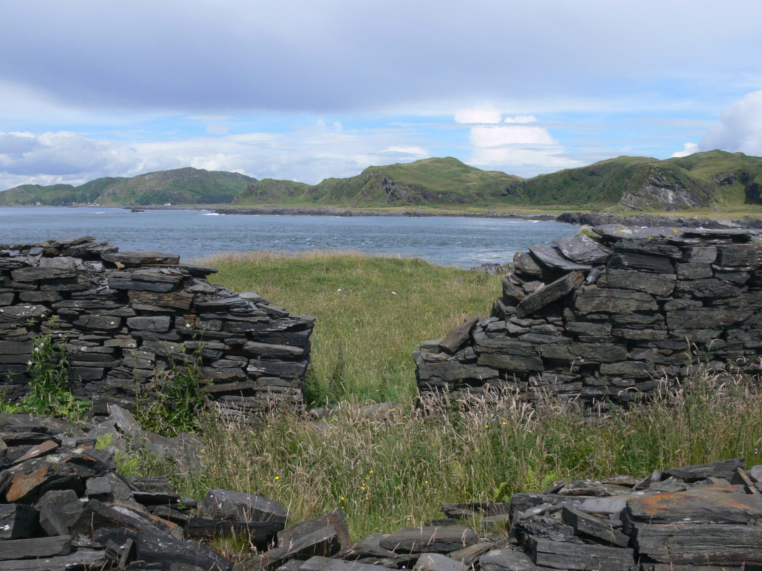 The Slate Islands-The islands that roofed the world | The Scottish Banner