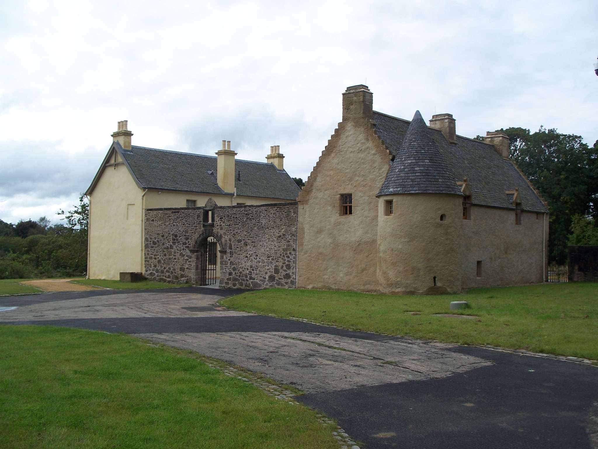 Provan Hall – Original Building on Right | The Scottish Banner