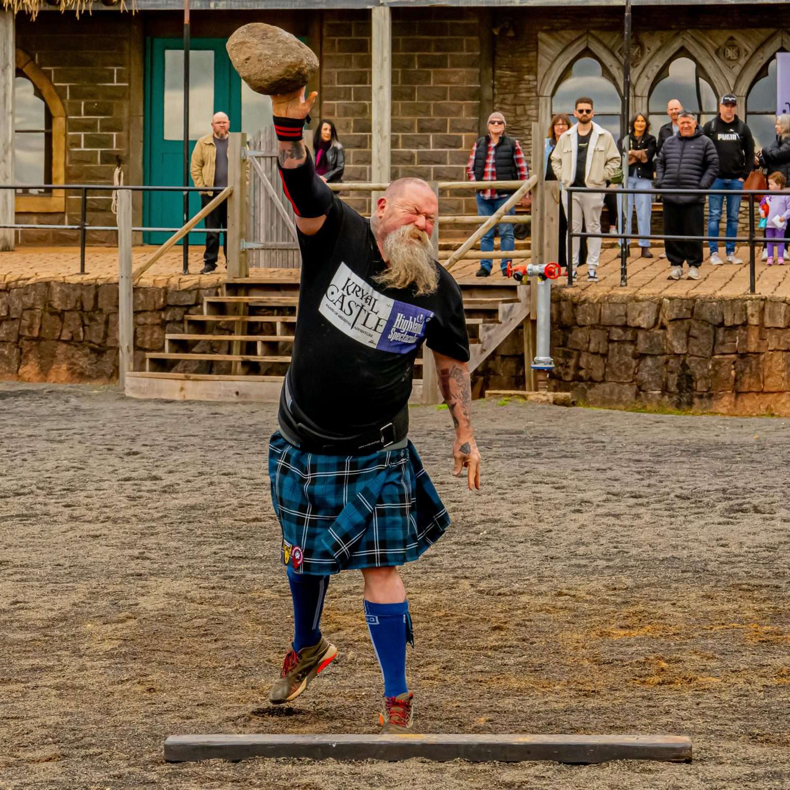 Strongfolk from Highland Muscle perform feats of strength | The ...