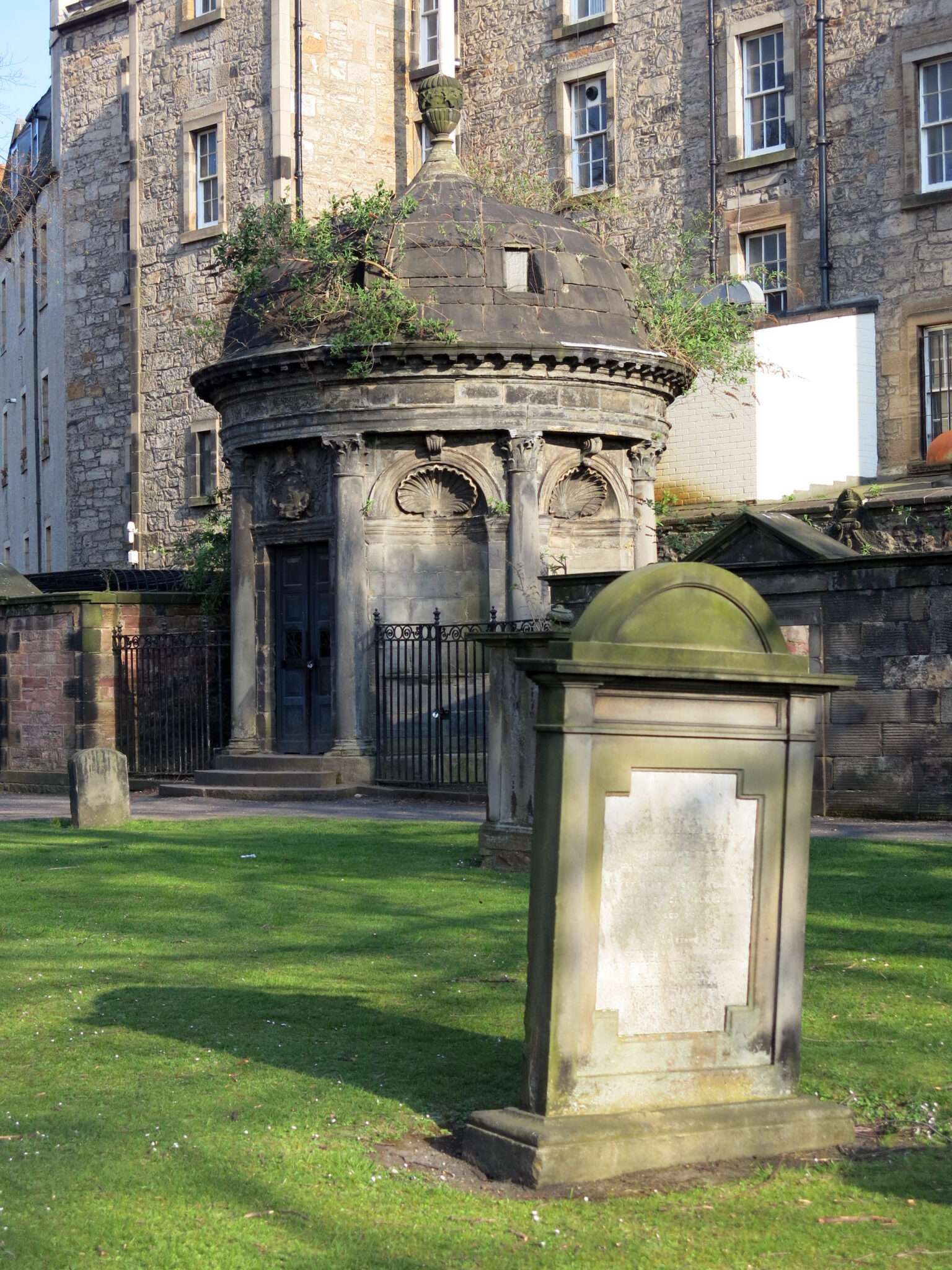 Searching out Scotland’s historic graveyards | The Scottish Banner